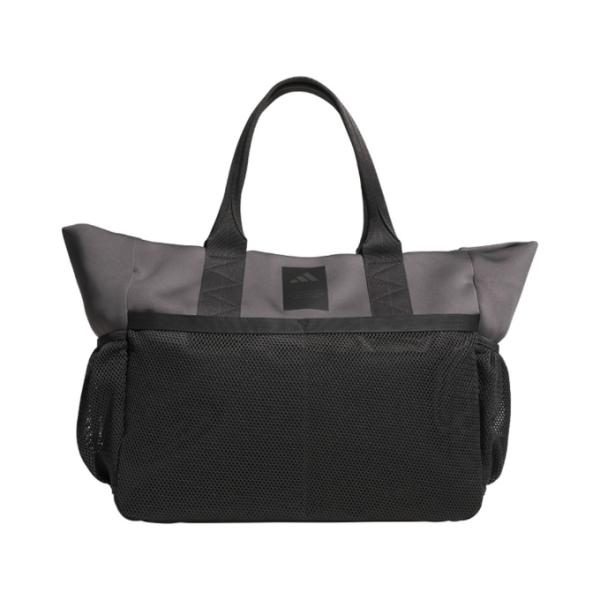 SSシーズンに定番のクロロプレンゴム素材とメッシュ素材を使用したトートバッグは、レジャーなど色々なシーンで使用しやすいデザイン。正面に2つのスリップインポケット、サイドに2つのスリップインポケット、背面に２つのスリップインポケット、内側には...