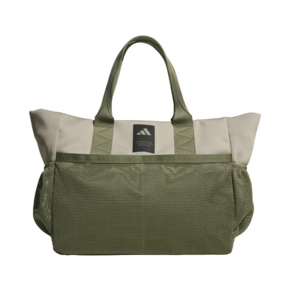 SSシーズンに定番のクロロプレンゴム素材とメッシュ素材を使用したトートバッグは、レジャーなど色々なシーンで使用しやすいデザイン。正面に2つのスリップインポケット、サイドに2つのスリップインポケット、背面に２つのスリップインポケット、内側には...