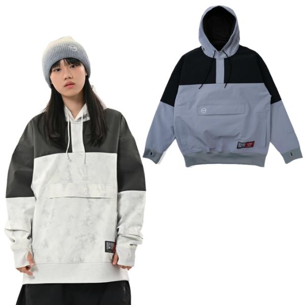 2レイヤー素材使用のワイドシルエットのプルオーバーパーカー。肩の配色がポイント。■カラー：BLUEGRAY、SNOWY DIE■サイズ(cm)：S ( 身幅/61、着（身）丈/76.5、肩幅/61、袖丈/60 )M ( 身幅/63、着（身）...