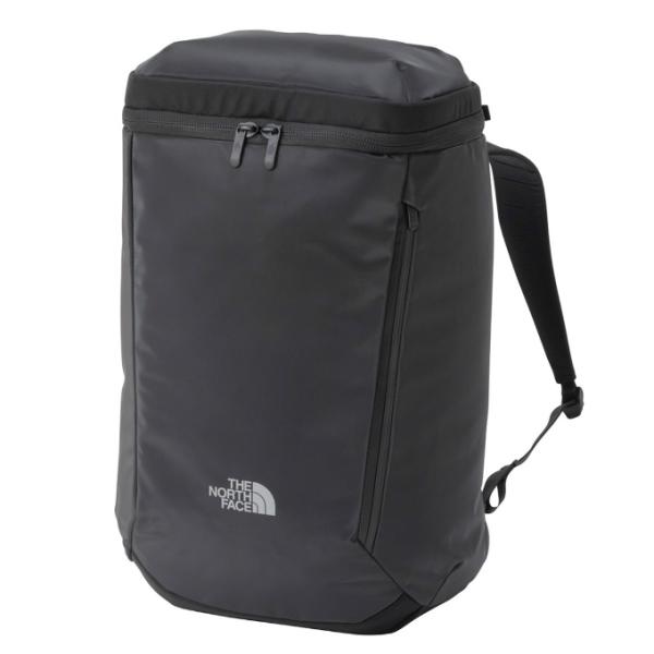 ■カラー：K(ブラック)■寸法：H53×W32×D21cm■容量：35L■重量：約1,150g■素材：300DリサイクルポリエステルTPEコーティング■原産国：ベトナム■機能：モノを入れても重さで潰れない大きなトップポケット／フロントに止水...