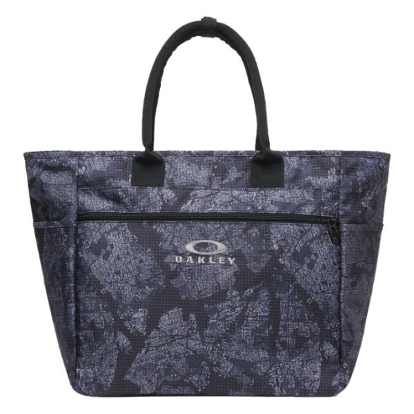 フロントに小さなロゴ刺繍が入った大容量サイズのトートバッグ。背面のシューズ収納、ボトルポケットなど機能性に優れたデザイン。メイン収納には充実した小物ポケットを完備。軽量で耐久性のあるポリエステル素材を採用。■カラー：BLACK/GREY■サ...