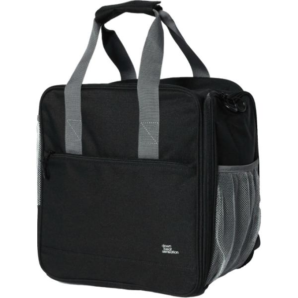 ジュニア専用のシンプルなブーツバック、仕切りが付いているのでブーツやゴーグルなどをしっかりと収納することができます。■カラー：BK■サイズ：20×35×35cm■容量：24L■素材：ナイロン■原産国：中国検索ワード：スキーブーツバッグ