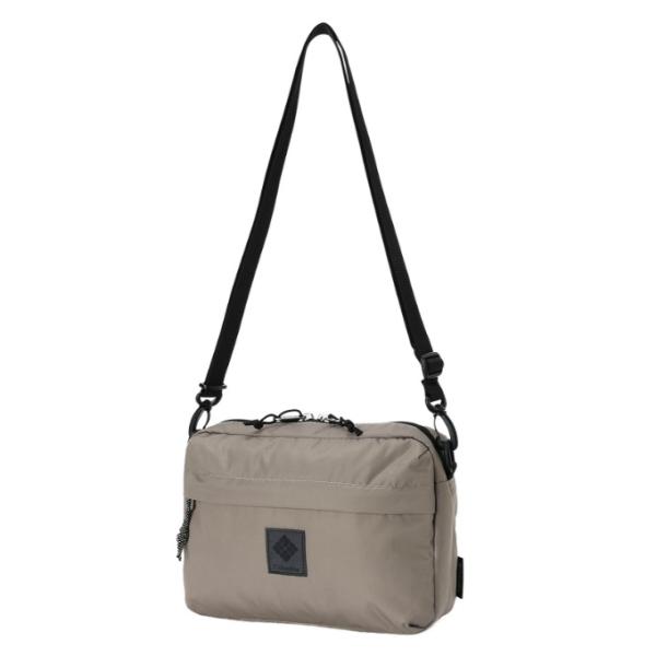 シーンを選ばず使える、ちょうどよいサイズのショルダーバッグ■カラー：SAND ( 252 Wet Sand )■サイズ：O/S■容量：6L■重量：185g■素材：Recycled 100D/200D Twill ( ナイロン100% ) ×...