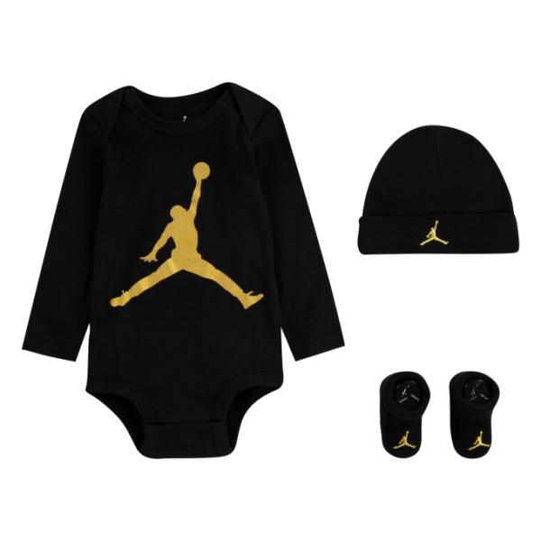 ハット、ボディースーツ、ソックスの3点がセットになったアイテムです。ボディースーツの股下にはスナップボタンがあしらわれ、おむつ替えや着替えも楽にすることができます。ご自宅用としてお使いいただくのはもちろん、プレゼントにもおすすめです。※月齢...