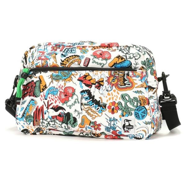 大きすぎず、小さすぎない、“ちょうどいい”サイズ感が人気の、CHUMS定番ショルダーバッグ■カラー：WALKS■サイズ：H 20 X W 30 X D 10cm※製品によって仕上りサイズに多少の誤差がありますのでご了承下さいませ。■素材：S...