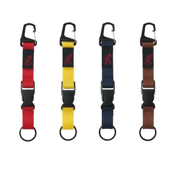 ベルトに使用している耐久性のあるナイロンウェビングは、パンツやショーツをしっかりと固定するだけでなく、このキーホルダーなどにも最適です。片側にキーリング、もう片側にカラビナが付いているので、鍵を必要な場所に保管するのに最適です。■カラー：B...