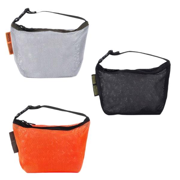 厚手でしなやかな素材感のメッシュ生地を使用した定番のシリーズ。2026新型のポーチはファスナー開閉でテープハンドルが付いた仕様。また別売りの78630 MULTI WEAVE BELTを付属させる事でショルダーバッグとしても使用可能。■カラ...