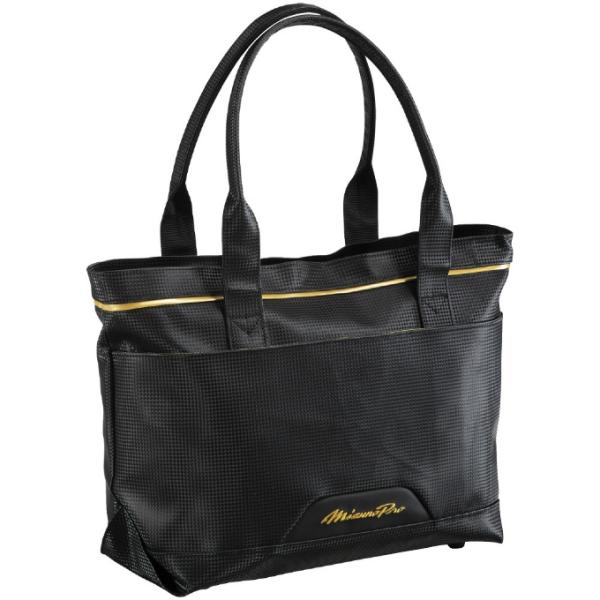 内部の仕切り止めが付いてリニューアル■カラー：09(ブラック)■サイズ：L35×W15×H27cm■製品質量：約900g■容量：約15L■素材・製法：合成皮革（PVC）■原産国：中国製■その他機能：・小さめのトートバッグ。 ・内部の仕切り止...