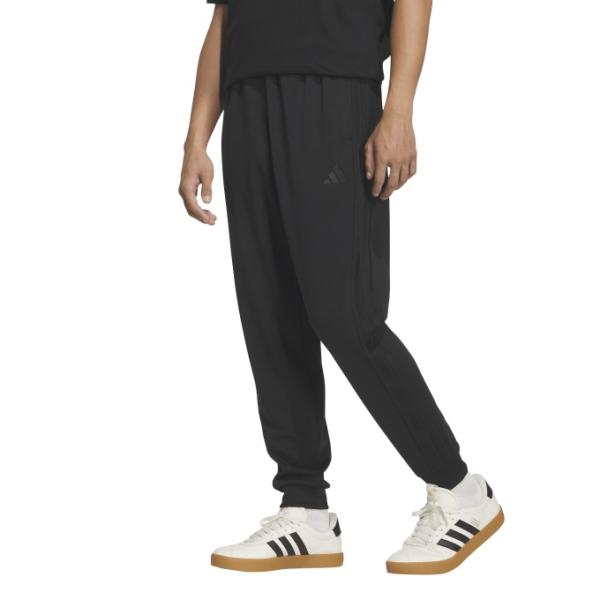 アディダスのオーセンティシティーである3ストライプスを配したベーシックレンジ、MUSTHAVES。吸湿速乾機能を有するダブルニット素材のジョガーパンツ。適度なストレッチ性と薄手の素材感がオールシーズン活躍する。ヒップポケット付き。レギュラー...