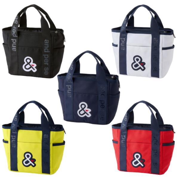 and per se の定番カートバッグ。厚手で丈夫なオックス生地を使用。ブランドロゴの刺繍と＆マークのワッペンを施しデザインを一新。アウトポケットがたくさんついているので小物の出し入れも便利な使い勝手の良いデザイン。外側にポケット4つ付き...