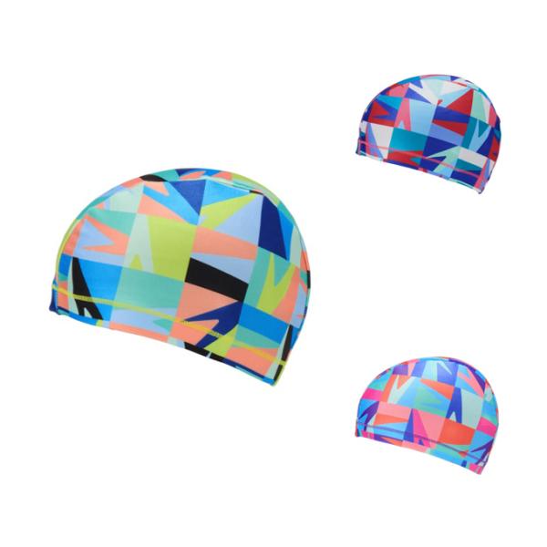 なめらかでソフトな肌触りのトリコットキャップ。頭を締め付けることなく優しく包み込み、フィット感にも優れています。ブーンマークをモチーフにしたSpeedoらしいポップな幾何学模様です。プールエクササイズなどで心地よい着用感を求める方におすすめ...