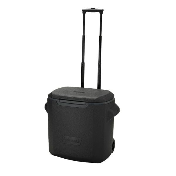 保冷力約2日、容量26Lキャリーハンドル付きで移動が便利なクーラー■カラー：ジェットブラック■サイズ：約W49cm×D34cm×H42/94cm内寸/約W37cm×D25cm×H36cm※製品によって仕上りサイズに多少の誤差がありますのでご...