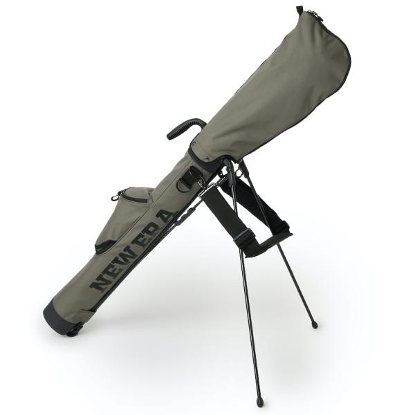 47インチクラブに対応した自立式クラブケース■カラー：OLV ( オリーブ )■サイズ：47インチクラブ対応■素材：ポリエステル/900D■特徴：・ショルダーストラップ両側のアジャスターにより、ショルダーパッドの位置調整が可能・キャディーバ...