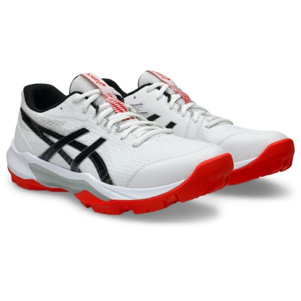 部活生のハードな使用に耐えうる、耐久性と快適性を追求した屋外用シューズ。耐久性を追求したアウターソール。アウターソールの母趾球部分に配置したピボットサークルがさまざまなシーンでのグリップ性を高めます。アッパーはソフトなメッシュで足入れの良さ...