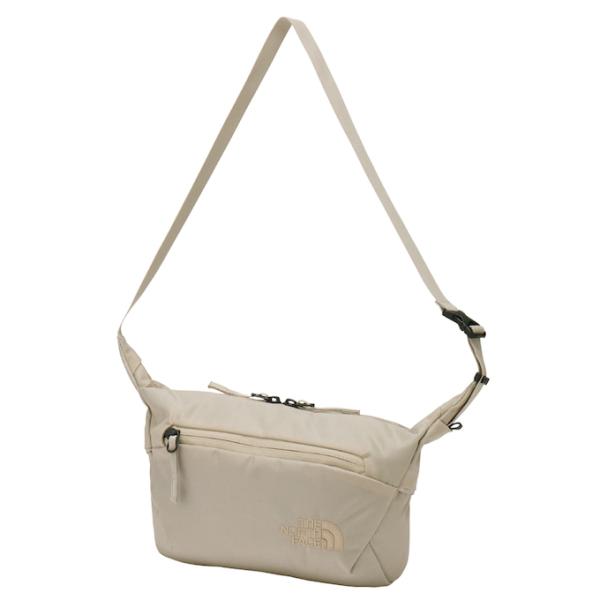 デイリーユースからハイキングなどのアウトドアフィールドまで、幅広いシーンで使いやすいショルダーバッグです。スマートフォンや貴重品などの収納に便利な2L容量でサブバッグとして活躍。本体内部には、小物の仕分けに便利なメッシュスリットポケットを備...