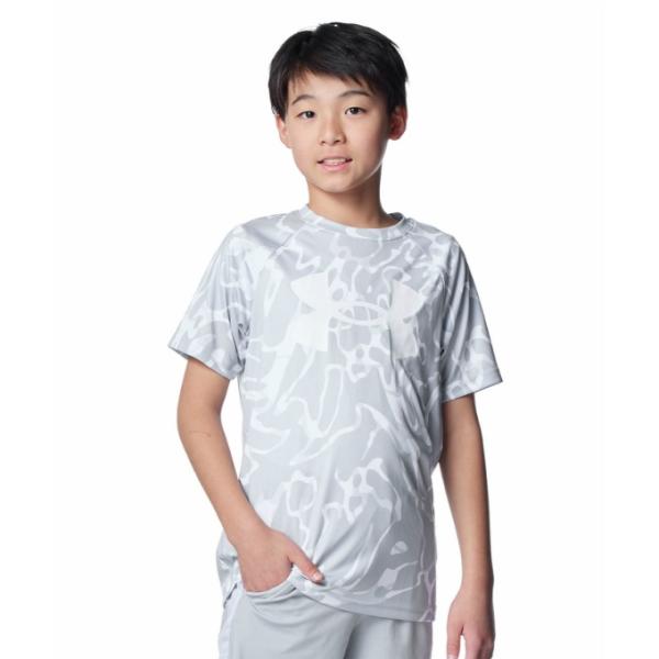 ■カラー：023(Distant Gray / White)■サイズ：130、140、150、160■着用感：Loose■素材：ポリエステル100%■生産国：マレーシア■お手入れ方法：洗濯機洗い可能■特長：吸汗速乾性と伸縮性を兼ね備え、柔ら...
