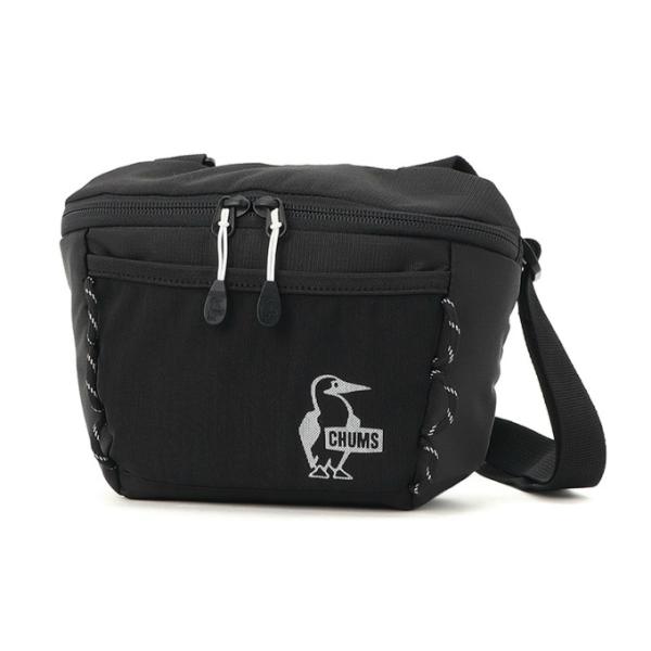 軽さ重視のアクティブ派におすすめ、“EASY-GO”シリーズのコンパクトショルダーバッグ■カラー：BLACK■サイズ：H 15 X W 23 X D 6cm※製品によって仕上りサイズに多少の誤差がありますのでご了承下さいませ。■容量：約1....