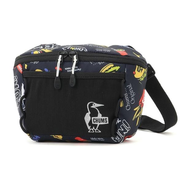 軽さ重視のアクティブ派におすすめ、“EASY-GO”シリーズのコンパクトショルダーバッグ■カラー：Food■サイズ：H 15 X W 23 X D 6cm※製品によって仕上りサイズに多少の誤差がありますのでご了承下さいませ。■容量：約1.5...