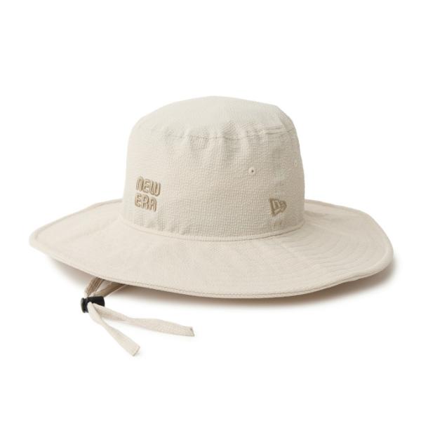 ドライな肌触りが特徴のシアサッカー生地を使用した、夏のゴルフシーンにぴったりのコレクション。■カラー：グレーベージュ■サイズ：SM/57cm■素材：ポリエステル■原産国：中国■特徴：・吸汗速乾性に優れたクールマックス(R)ファブリックを採用...