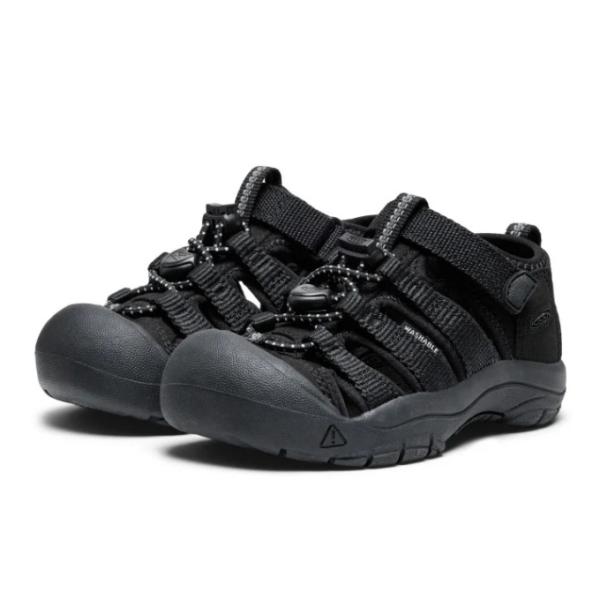 ■カラー：TRIPLE BK ( Triple Black )■サイズ：15.0〜19.5cm■ヒールの高さ：0.63in / 16mm■ドロップ：0.31in / 8mm■素材：・丸洗い可能な速乾性ポリエステル素材のウェビングアッパーを採...