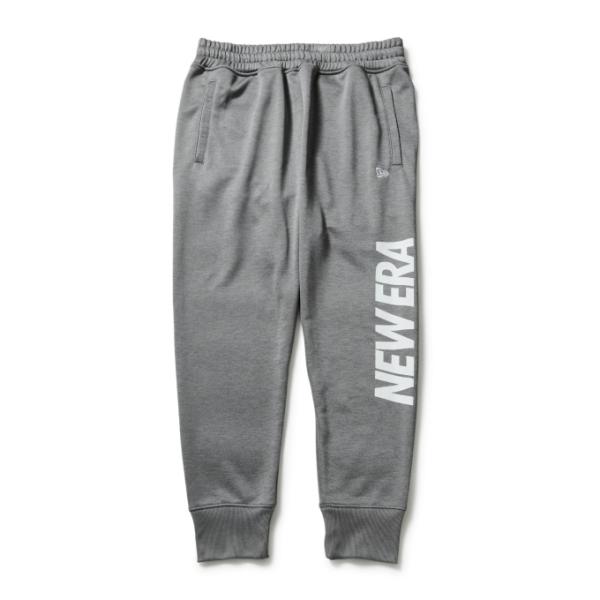 快適な着用感と実用性を兼ね備えた、定番スウェットパンツ。 ニューエラオリジナルのレギュラーフィットシルエットを採用。吸汗速乾性に優れた独自開発素材「COOLERA(TM)」を使用。帯電防止機能付きで、乾燥時期でも静電気の発生を軽減。軽やかな...