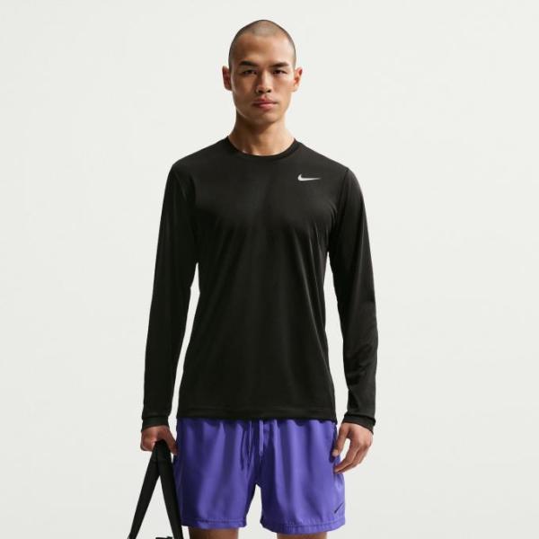 この軽量なロングスリーブ パフォーマンス Tシャツは、滑らかで通気性に優れた素材を使用。Dri-FITテクノロジーを搭載し、汗をしっかりとコントロールします。■カラー：010(ブラック/（マットシルバー）)■サイズ：S、M、L、XL、2XL...