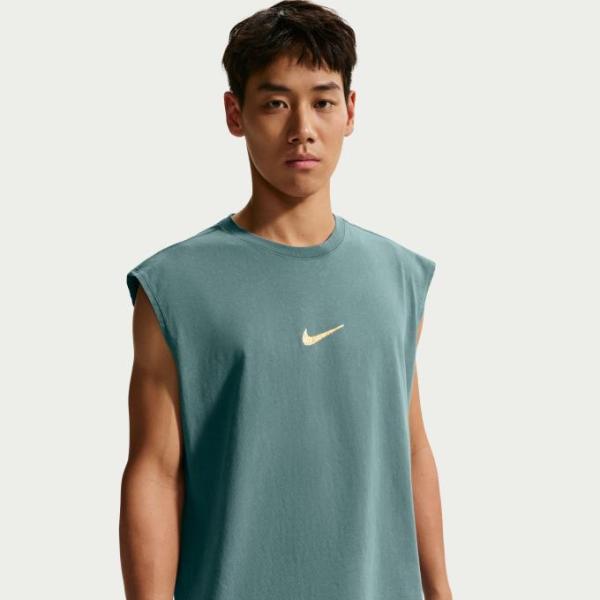 柔らかい中厚手（ミッドウェイト）のコットン素材を使用し、体にゆとりを持たせたフィット感に仕上げたカットオフタンクトップです。 あらゆるチャレンジに立ち向かう準備を整えます。■カラー：382(ミネラルスレート)■サイズ：S、M、L、XL、2X...