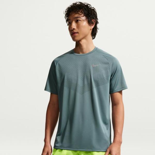 ■カラー：MINRL SLTE(382/ミネラルスレート/（リフレクティブシルバー）)■サイズ：S、M、L、XL■素材：本体/ポリエステル 100%■原産国：インドネシア■着用感：スタンダードフィット/定番の快適な着用感■機能：吸汗×速乾■...