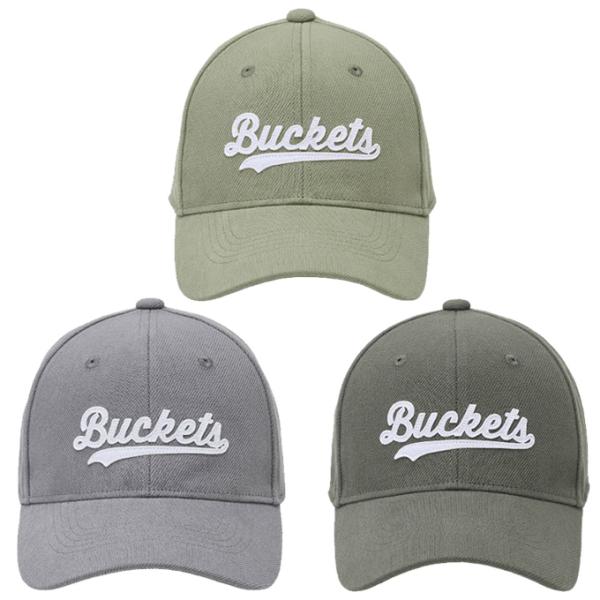 起毛感のあるコットン素材に“Buckets”ロゴをアップリケで表現。柔らかな風合いと程良いカジュアルさが魅力のTravisMathewキャップ。■カラー：0MCR( グレー )、3DSG( ライトグリーン )、A0093( ブラウン )■サ...