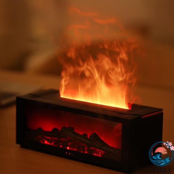 【人工炎 × 加湿 × 香り 三重快適】高精細 LED で炎を再現，暖かい光が空間を包み込む。微細な霧を発生，乾燥を防ぎながら、エッセンシャルオイルを追加して癒しの香りを広げる。仕事の集中力アップや睡眠の質向上に最適。  【リアルファイヤー...