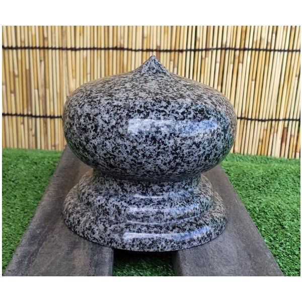 中国産御影石の654長楽石です。規格は約10Φ×9.5cmになります。重さは約1．5kgです。
