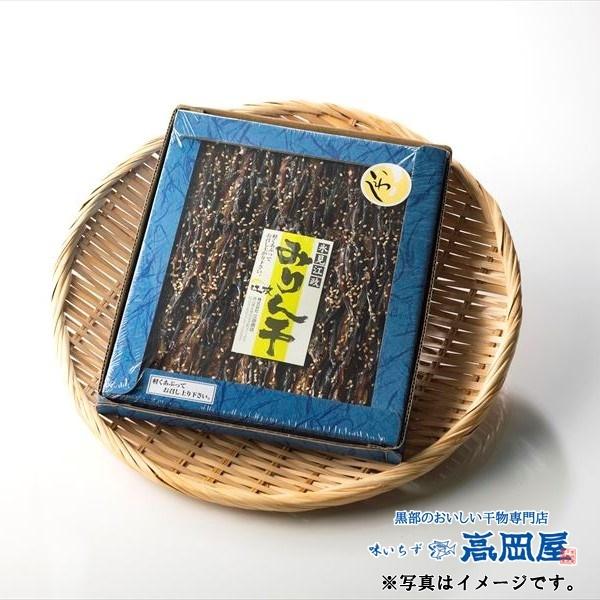 【生産地】富山県【原材料】カタクチイワシ（国内産）、砂糖、海洋深層水、食塩、ごま、本みりん、澱粉分解物【賞味期限】60日（お早めにお召し上がりください）【保存方法】冷蔵（ 10℃以下で保存）【内容量】8枚（9尾／枚）