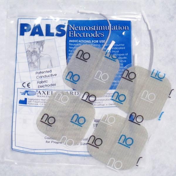 【商品名】　アクセルガード Ｍサイズ EMS用粘着パッド 【商品説明】　・サイズ　５×５ｃｍ・内容量　４枚入・推奨機種　シェイプビート、トレリート、ツインビート・粘着部分の材質　ポリアクリル酸コポリマー、グリセロール、精製水 【サイズ】　高...