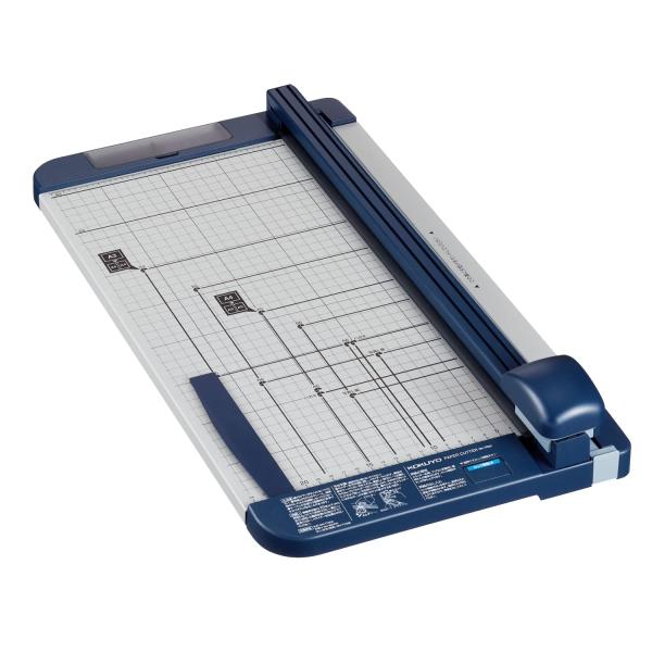 【商品名】　コクヨ 裁断機 ペーパーカッター ロータリー式 20枚切り チタン加工刃 A3 DN-TR201 【商品説明】　・【サイズ】 A3 【外寸法】 W282×D522×H83mm・【付属品】 マグネット定規・丸刃1枚・刃受け1枚(本...