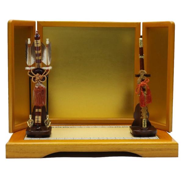 アウトレット品。見本使用、展示品です。アウトレット品 五月人形 屏風台 台屏風セット 金箔屏風、弓太刀付 畳台 幅55cm (23a-ya-0608) インテリア ディスプレイ 見切処分品