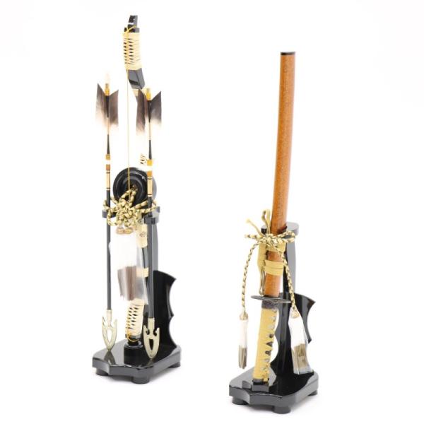 アイデア次第で和風で素敵なインテリア、ディスプレイに、アウトレット品 五月人形 その他単品 弓太刀 20号 黒塗り 木製台高さ64cm (26a-ya-0799) インテリア ディスプレイ 見切処分品