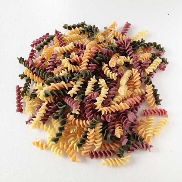 ★塩を使わずに柔らかめに茹でて、穀類としてお使い下さい。■内容量： 150g入り　364kcal(100gあたり)■賞味期限： 12ヶ月■原材料：デュラムセモリナ粉、ビーツ粉、ホウレンソウ粉、人参粉、ベニの木の種