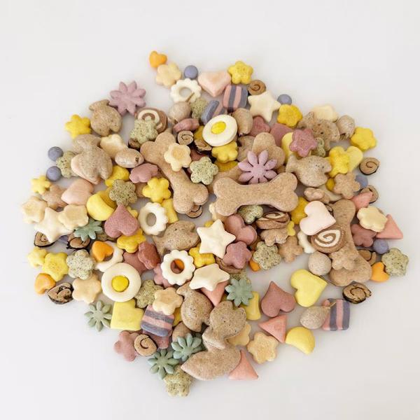 全部いりお徳用パックのキッチンドッグ・オールスターズ。 内容量 ：1袋に150g入り薄力粉、全粒粉、セモリナ粉、コーンフラワー、ライ麦粉、なたね油、煮干し、ココナッツオイル、紫芋パウダー、アーモンドプードル、フラクトオリゴ糖、スキムミルク、...