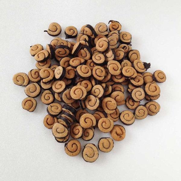 ★磯の香りがいっぱいの、海苔カツヲ風味。■内容量：1袋に50g入 196kcal/50g■賞味期限：90日■原材料：薄力粉、全粒粉、ライ麦粉、かつお節、海苔、オリーブオイル