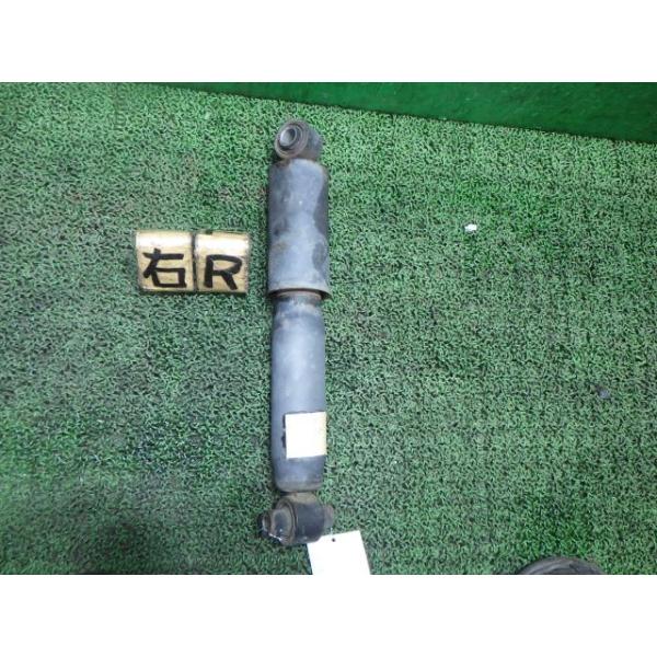 **** 商品説明を必ずご確認ください ****部品管理番号：000030276550700メーカー純正品番：LD47-28-700部品名：右Rショックアブソーバー部品区分：リサイクル品車名：ＭＰＶ車両タイプ名：ステーションワゴン通称型式：...