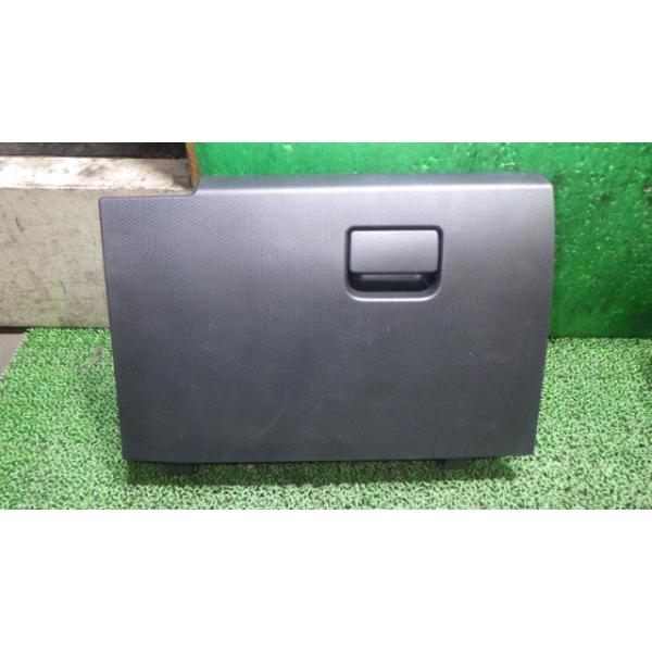 **** 商品説明を必ずご確認ください ****部品管理番号：000034046970210メーカー純正品番：55550-B2330-C0部品名：グローブBOX部品区分：リサイクル品車名：タント車両タイプ名：5ドアハッチバック通称型式：LA...
