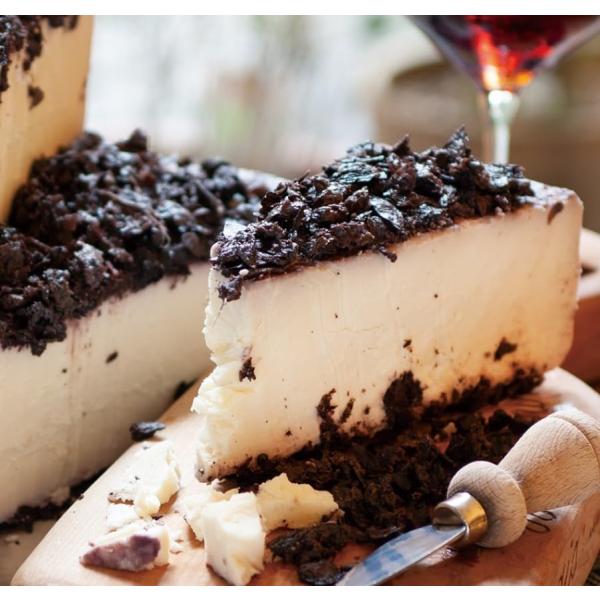 オッチェッリ・アル・バローロ」は、1999 年開催のスローフード協会主催の「酔っ払いチーズ」コンクールにて見事優勝したことで一躍有名になりました。