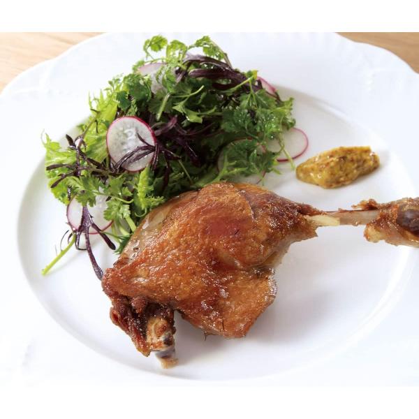 フレンチの定番「鴨肉のコンフィ」を自宅でも！ 最近、ビストロやカフェ、ワインバーなどでも鴨に限らず鶏肉、砂肝などのコンフィがよく登場するようになりました。 “コンフィ”はフランスの料理の技法であり、肉などを低温の油のなかでじっくりと加熱した...