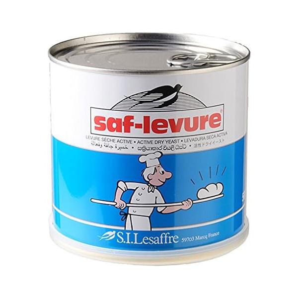 家庭で一般的に使われているインスタントドライイーストと違って、青サフ缶は粒が大きく、予備発酵が必要な、本格派タイプです。 ミキシングの前にひと手間ありますが、青サフ缶は、生イーストとよく似た香りで、焼き上がったパンは、パン屋さんのような、と...