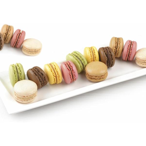 商品の説明 6フレーバー×各2個（バニラ、ピスタチオ、コーヒー、ラズベリー、レモン、チョコレート） 外はサクサク、中はふんわり、しっかりとピエの立ちあがった本場パリスタイルのマカロンです。優しい色味の6色アソート。 絹のように美しくサクッと...