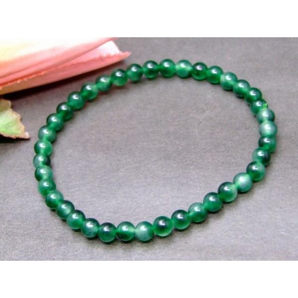 ※画像と同品質のものをお送りします。オリジナルアクセサリー作りに是非どうぞ〜〜（m−m）天然のものを色加工した商品になっておりますので、何卒ご了承のうえ、購入くださいませ。素材天然石：ヒスイ(着色)サイズ・重さ約：重さg　玉径4mm・±0....