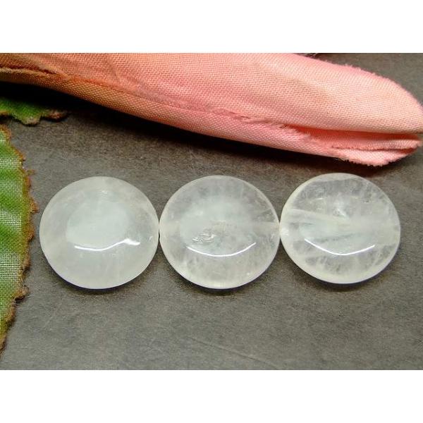 ※画像と同品質のものをお送りします。オリジナルアクセサリー作りに是非どうぞ〜〜（m−m）※新品ですが、へこみ・傷など見られる為、わけあり商品として格安にご提供しております。ご了承の上ご購入くださいませ。素材天然サイズ約：重さg　玉径15mm...