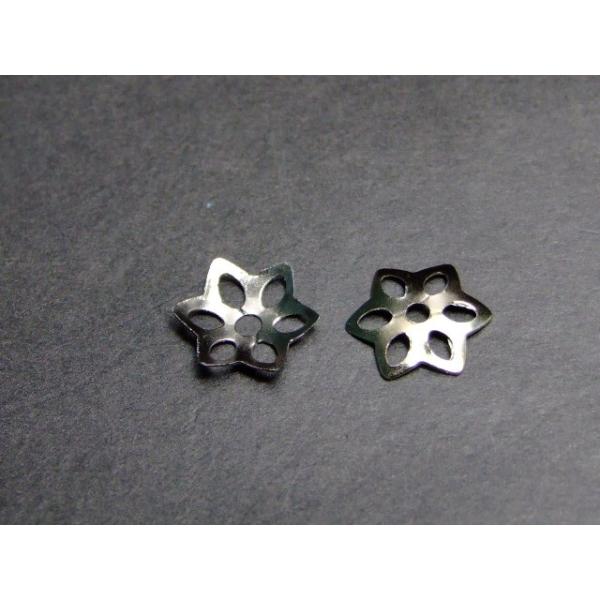 ※画像と同品質のものをお送りします。オリジナルアクセサリー作りに是非どうぞ〜〜（m−m）座金のみの販売です。3枚目画像は12mm玉を使用しています。素材メタル海外製サイズ約：10mm・±0.5mm※多少の誤差はご了承下さい。　　