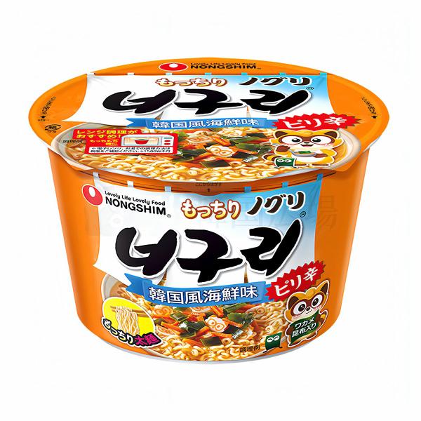 もっちりノグリバケツカップ韓国風海鮮味(1) スープと相性のよい、コシのあるもちもちした食感の太麺(2) 昆布の旨味が効いた、さっぱりとした海鮮スープ(3) 昆布と可愛いタヌキのキャラクターかまぼこが楽しめる、特色のあるかやく(4) 電子レ...