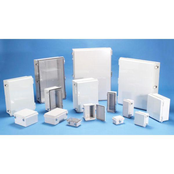 ・保護等級IP65の開閉式ボックスでメンテナンスが容易なタイプです。・FA・制御/電設工事用など様々な分野で使用可能な汎用プラボックスです。・汎用ボックス・間口(mm)：110・奥行(mm)：210・高さ(mm)：100・付属ビス：M4×8...